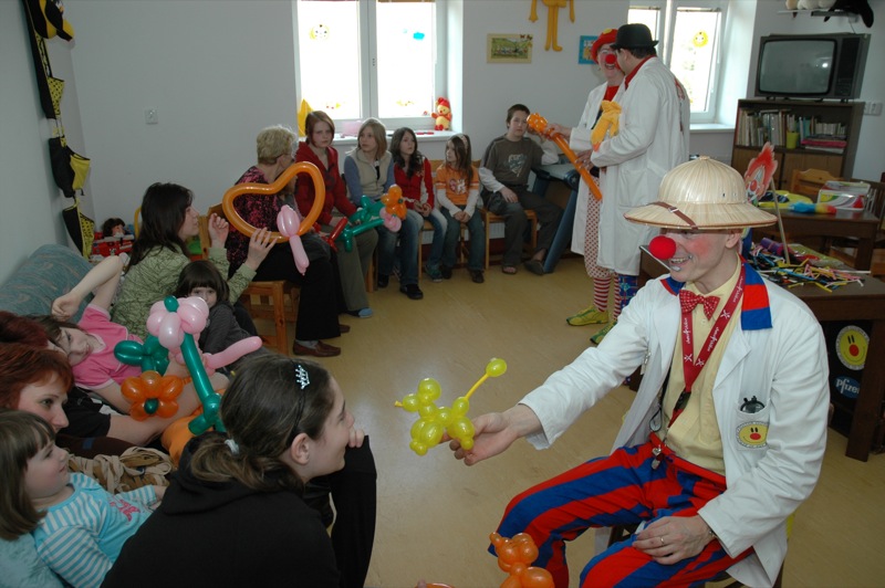 Dr. Clown joins forces with Eric Bossan and Jiři Tráva - Chance4Children