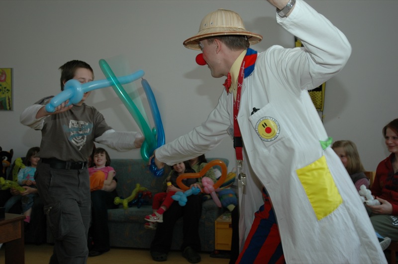 Dr. Clown joins forces with Eric Bossan and Jiři Tráva - Chance4Children