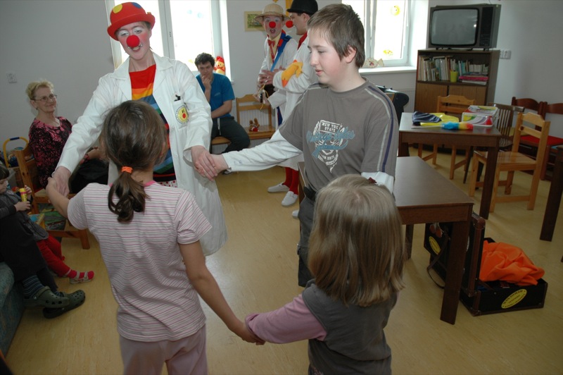 Dr. Clown joins forces with Eric Bossan and Jiři Tráva - Chance4Children